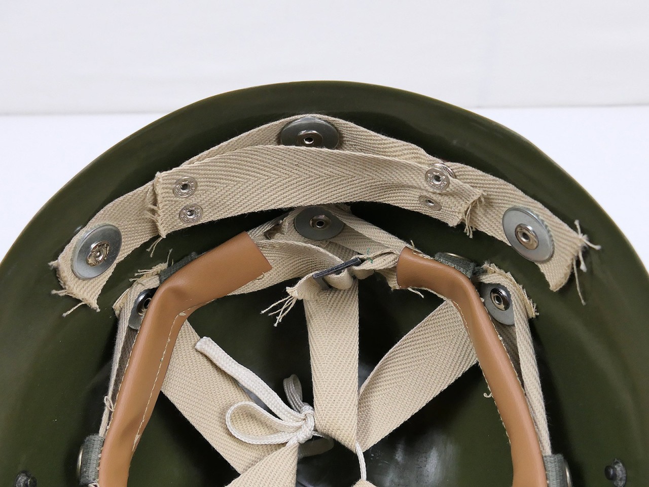 US Paratrooper inner helmet steel helmet liner olive | Lomax Militaria