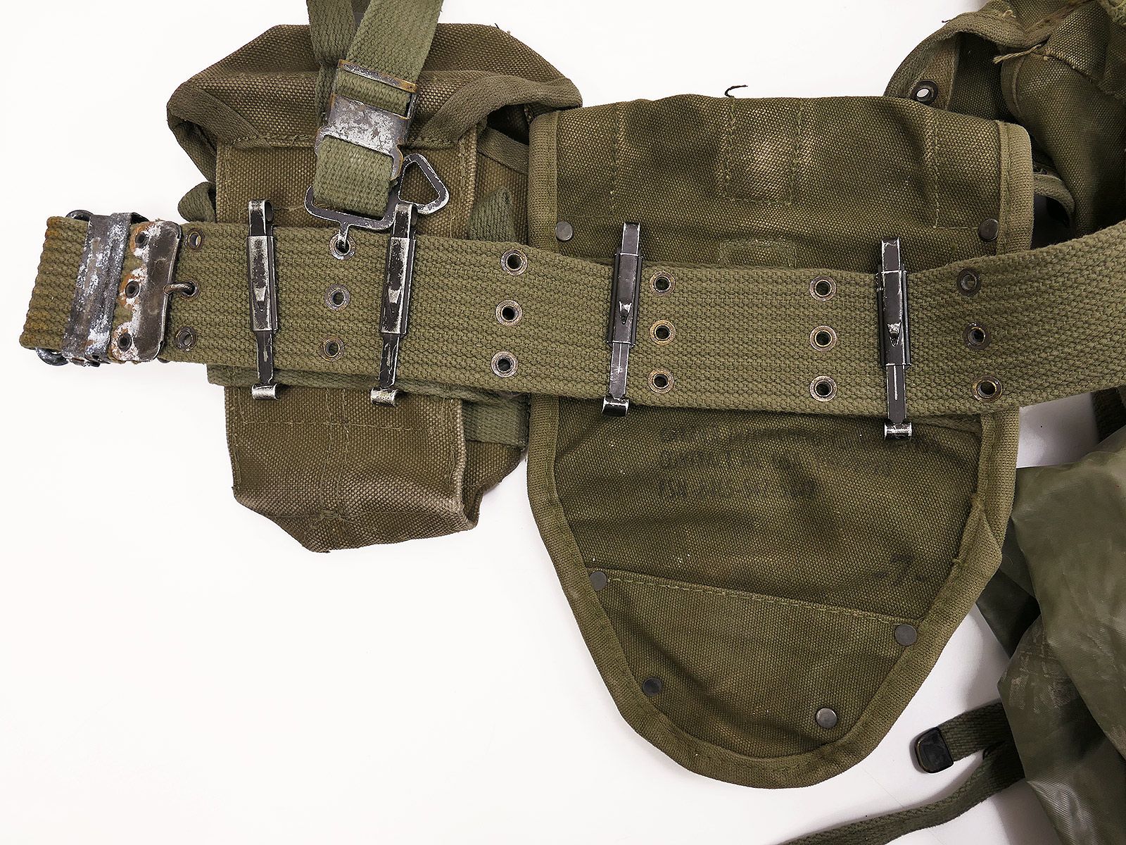 #JJ/ US Army Vietnam Assault Kit M-1956 Pack - Pistol Belt Bags ...