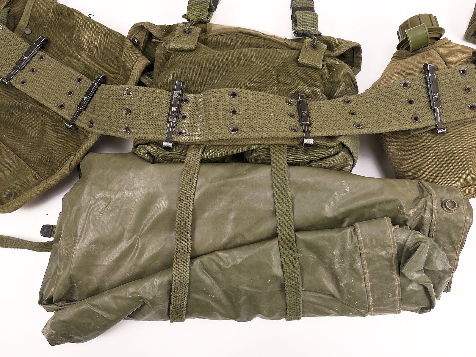 #JJ/ US Army Vietnam Assault Kit M-1956 Pack - Pistol Belt Bags ...