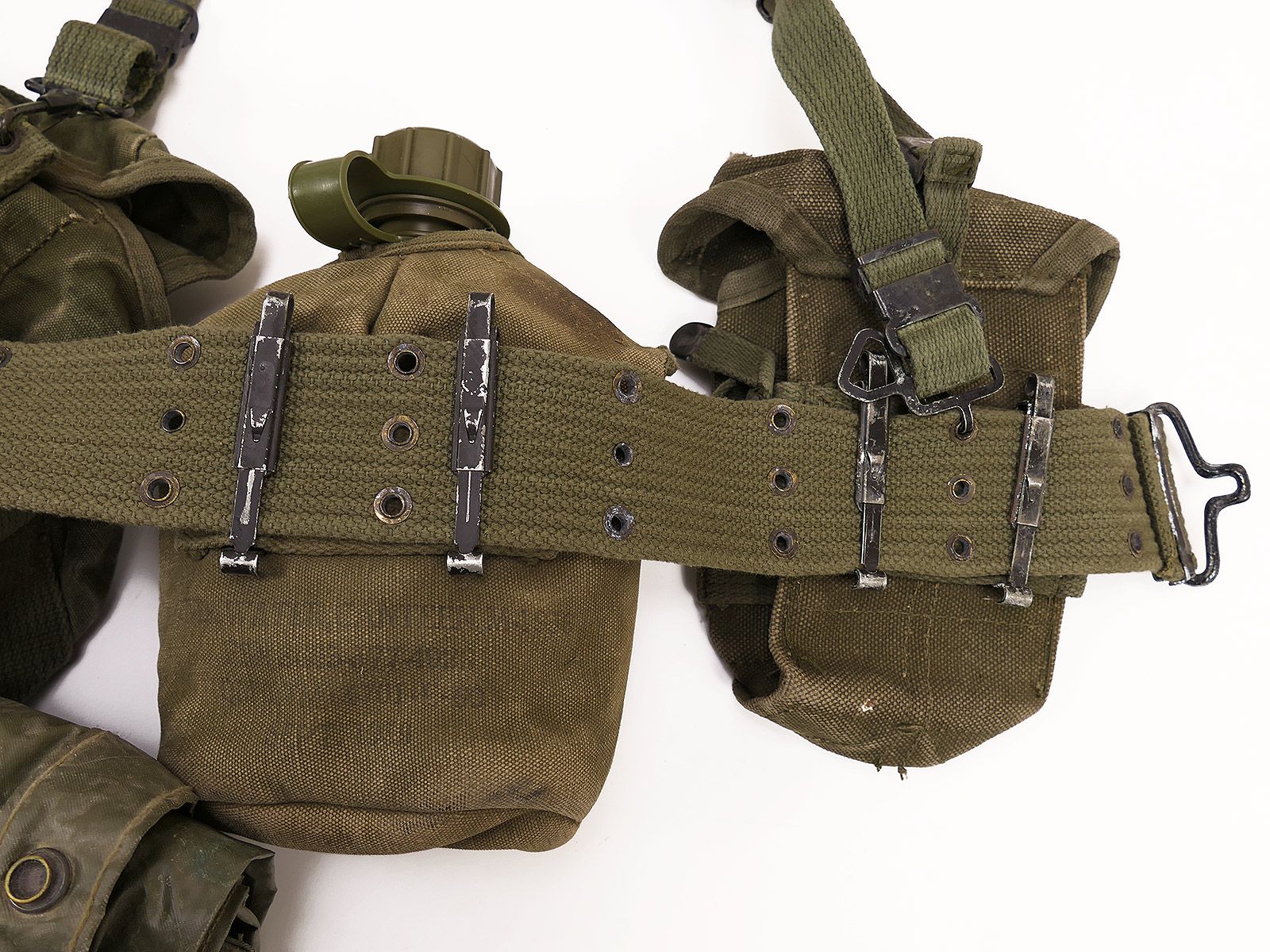 #JJ/ US Army Vietnam Assault Kit M-1956 Pack - Pistol Belt Bags ...