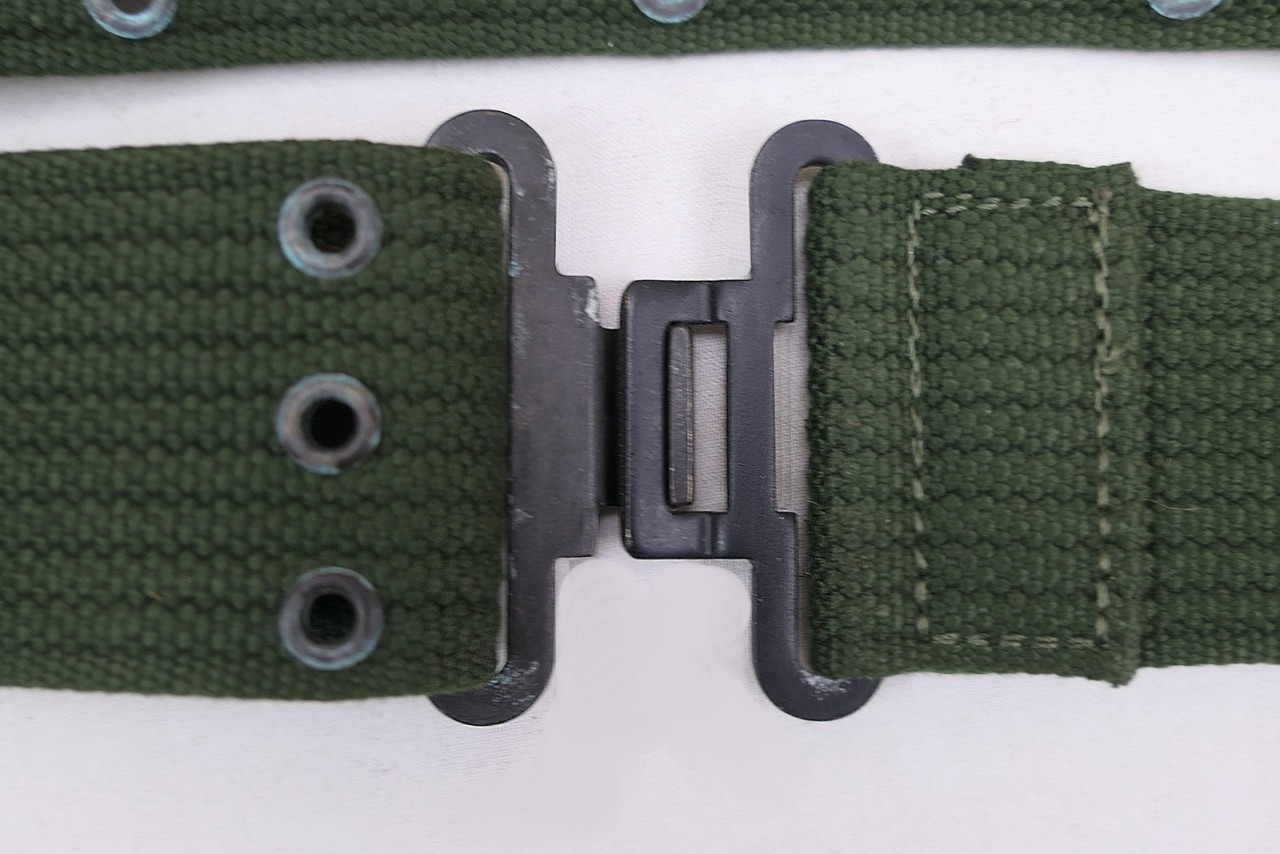 US Army Pistol Belt Hole Coupler | Lomax Militaria
