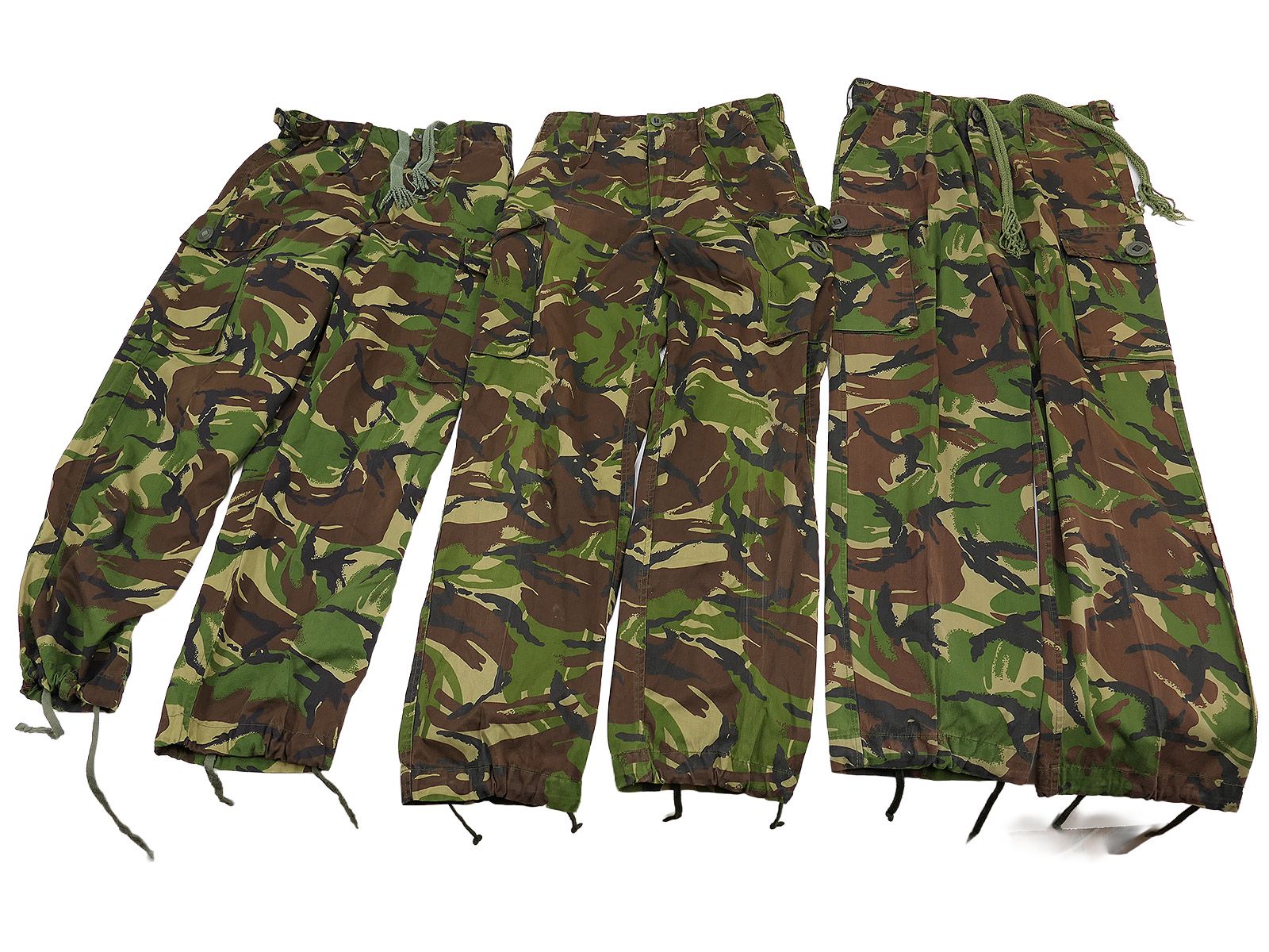Flea market box, 14kg: Miliaria assortment – British Army bags, spare ...