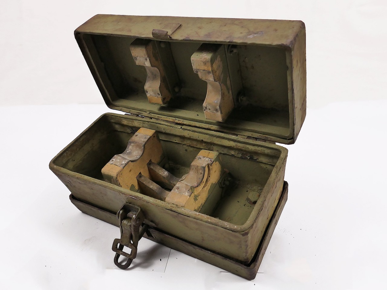 Wehrmacht box for optics / gun optics with holder PAK 36 | Lomax Militaria