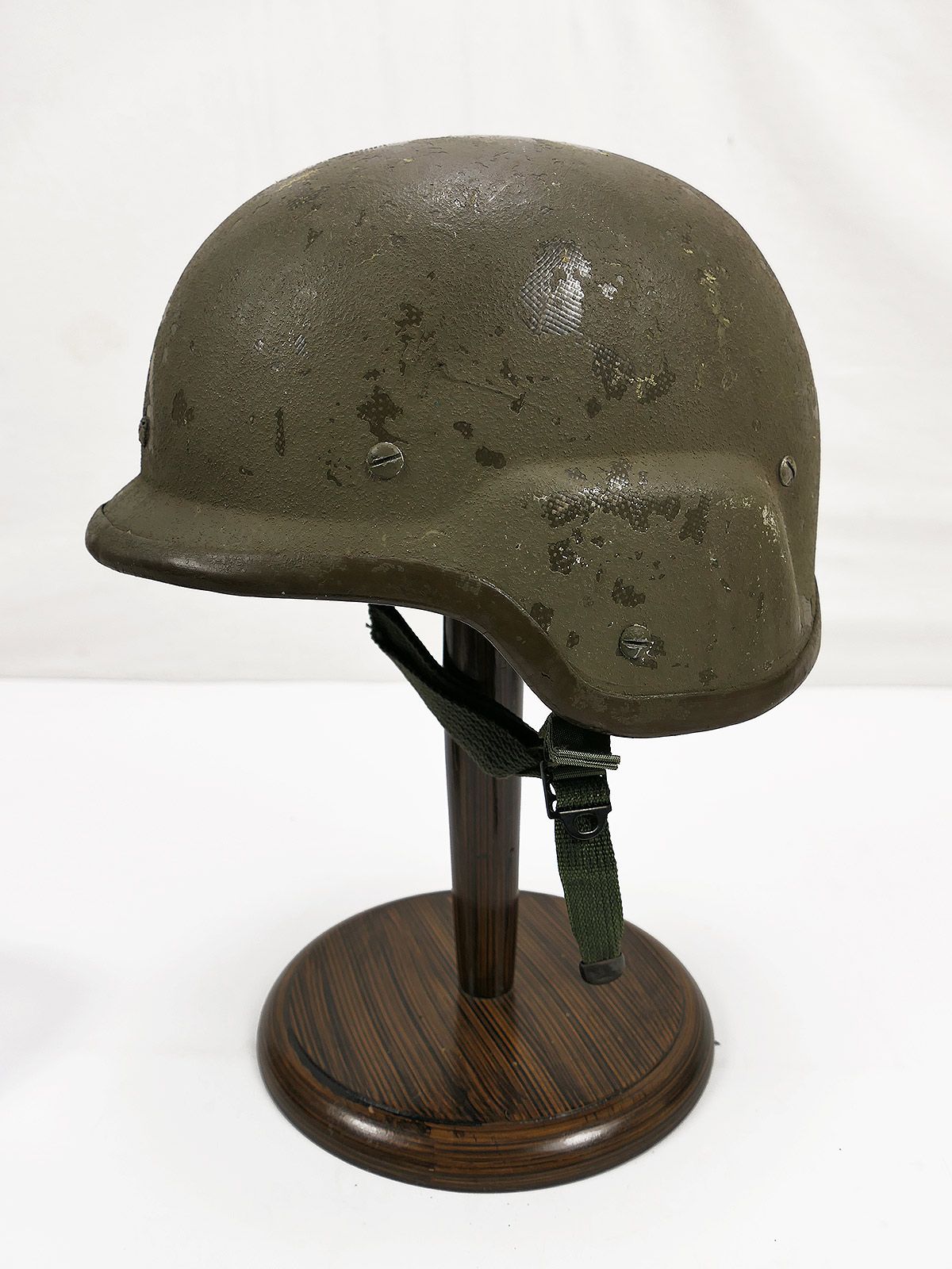 #77 US Nato combat helmet Combat Helmet size Medium with US Desert ...