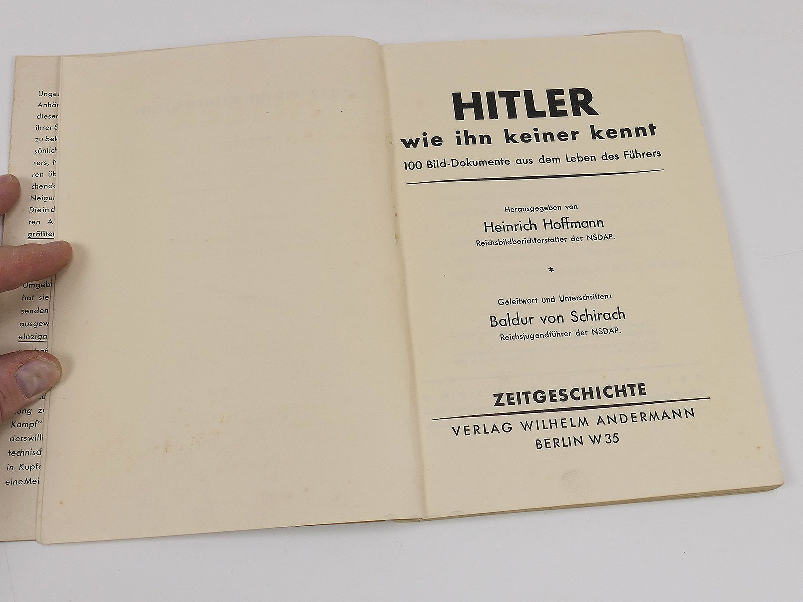 Booklet Book illustrated book Heinrich Hoffmann - Hitler as nobody ...