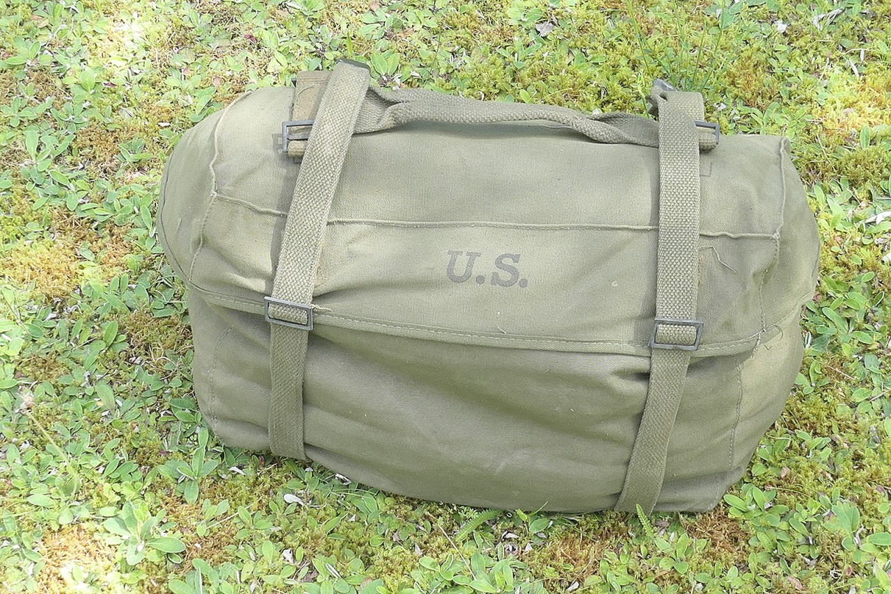 #4 TYPE US WW2 tent 2x canvas shelter tent half + poles and wooden ...